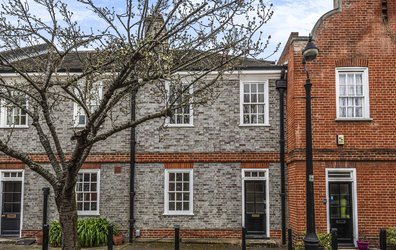 Kennington Estate Agents Office | Daniel Cobb